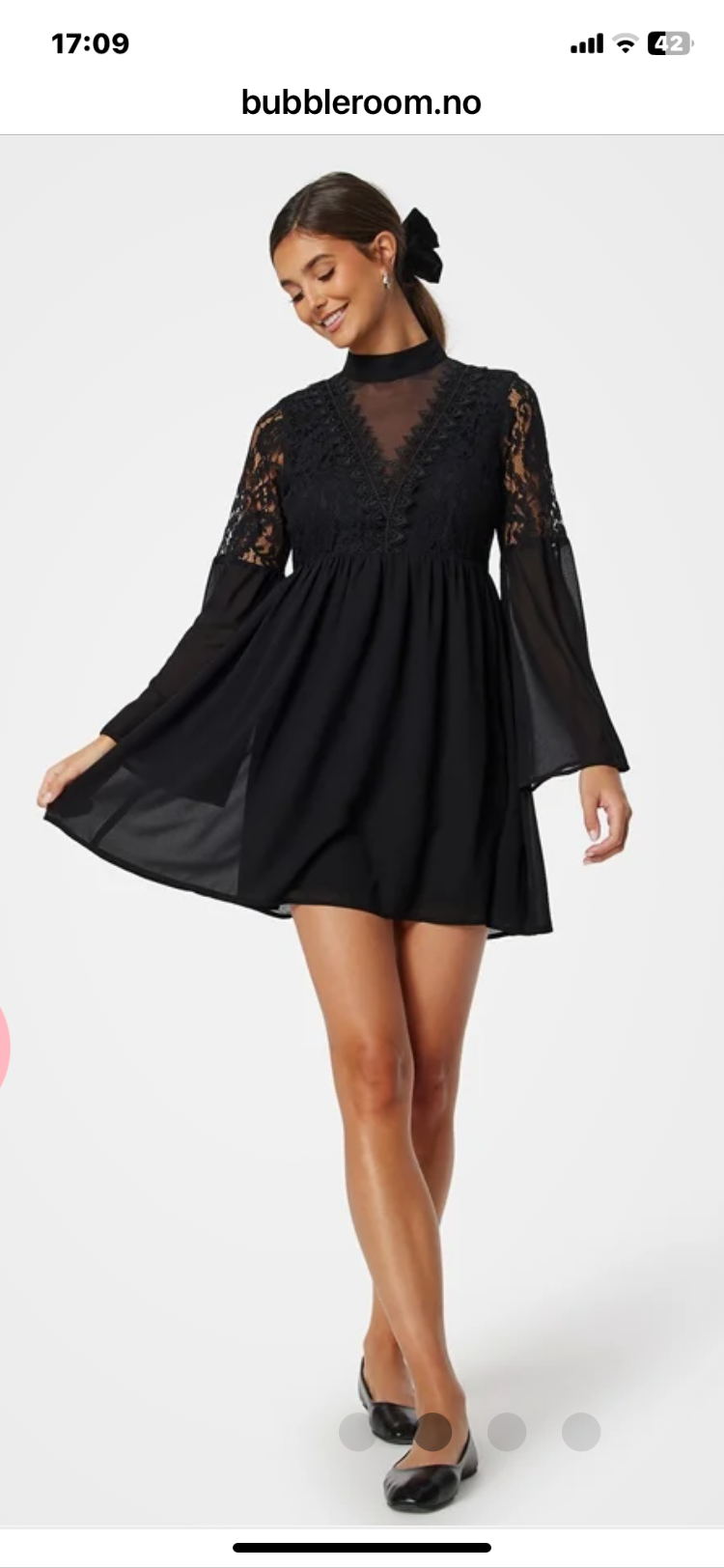 Kjøpte meg nye klær i dag. Og da vil jeg at du skal se på bildene og si ...